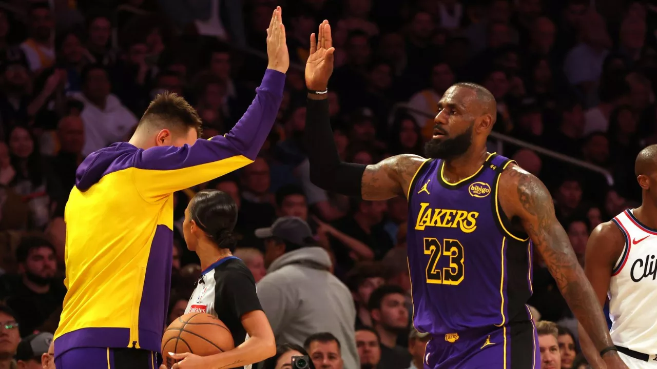 Lakers : LeBron et Doncic dominent les Clippers (106-102)